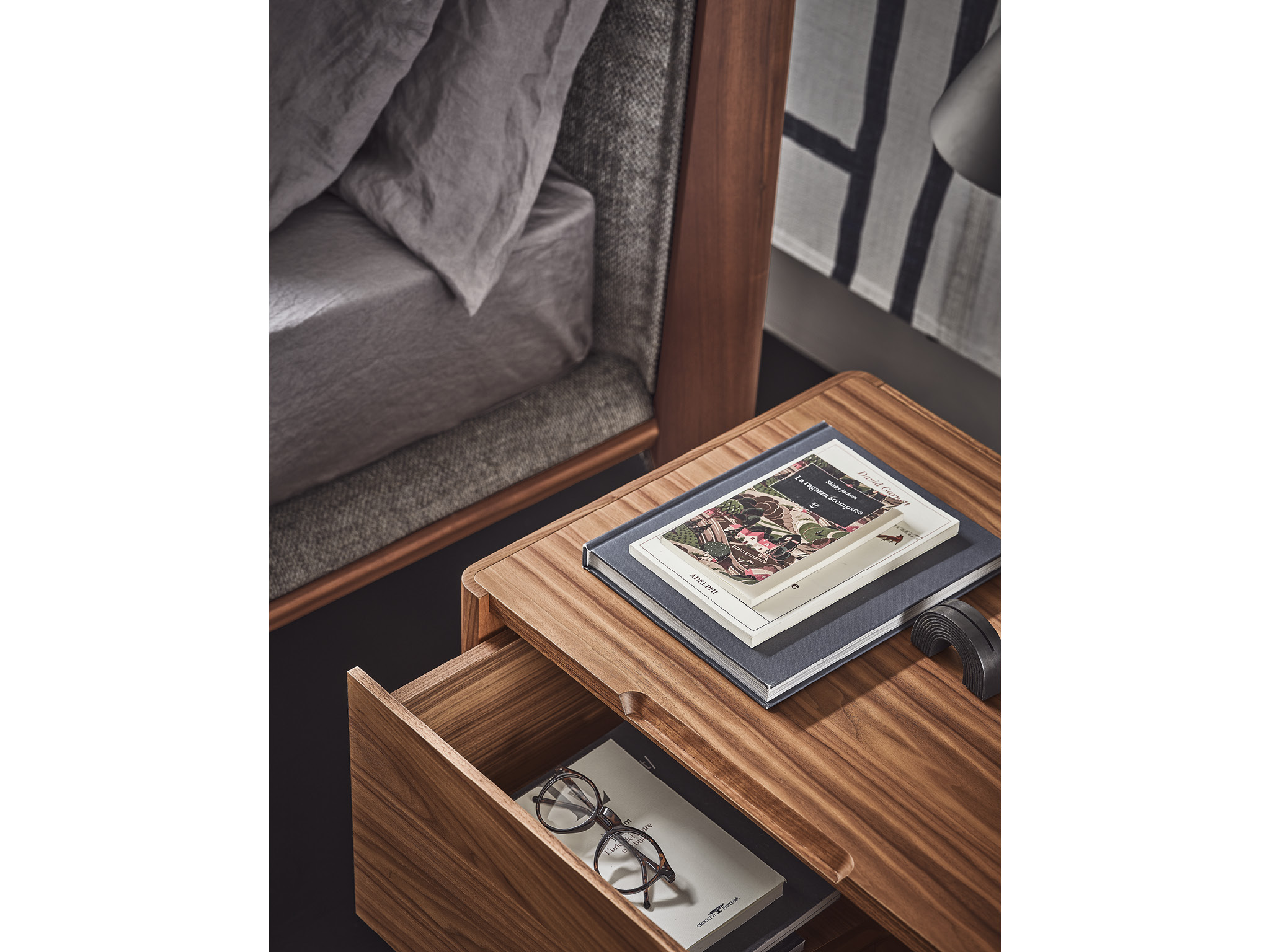 NARA - COMODINI - Porada