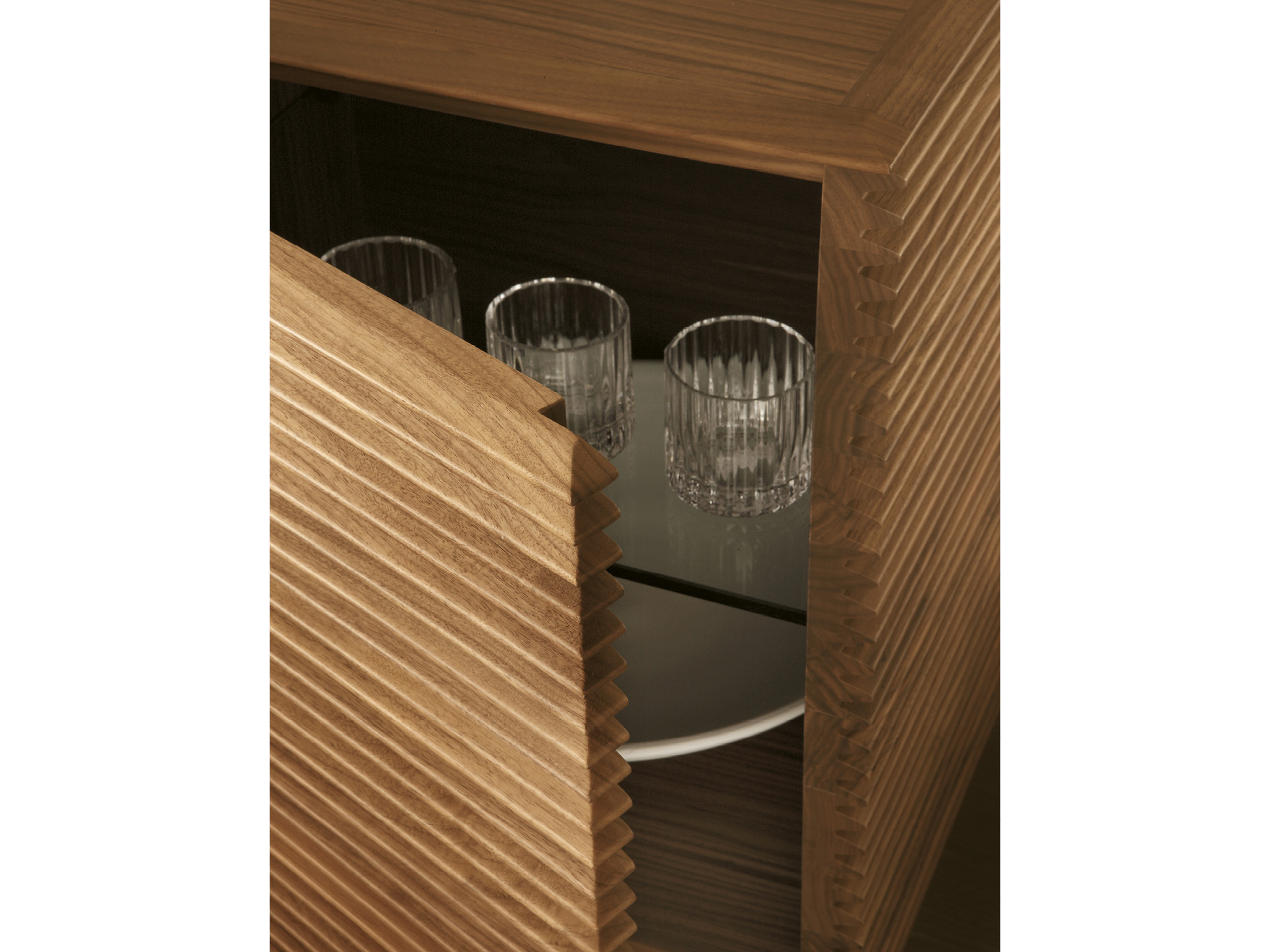 RIGA - CREDENZE - Porada